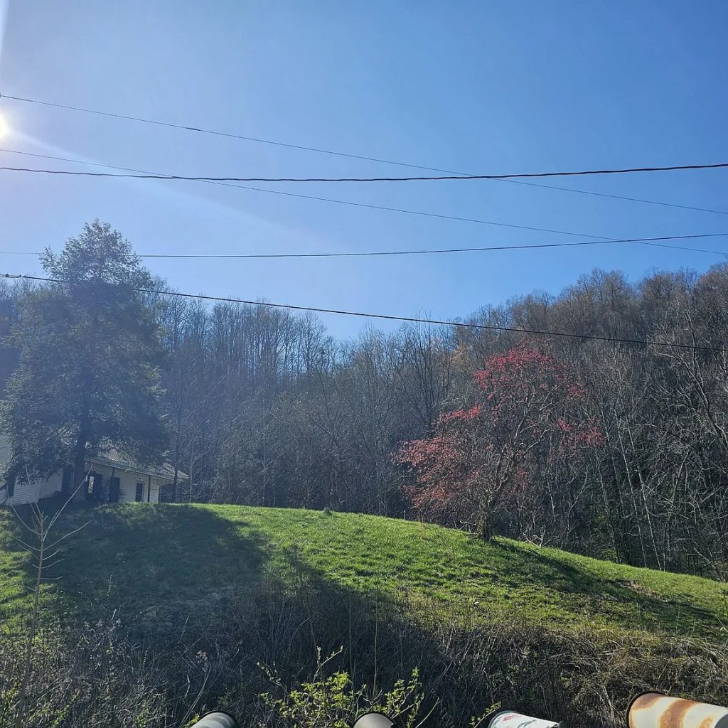 23 Acres of Off-Grid Hilltop Land in Liberty, Tennessee - Home Gems