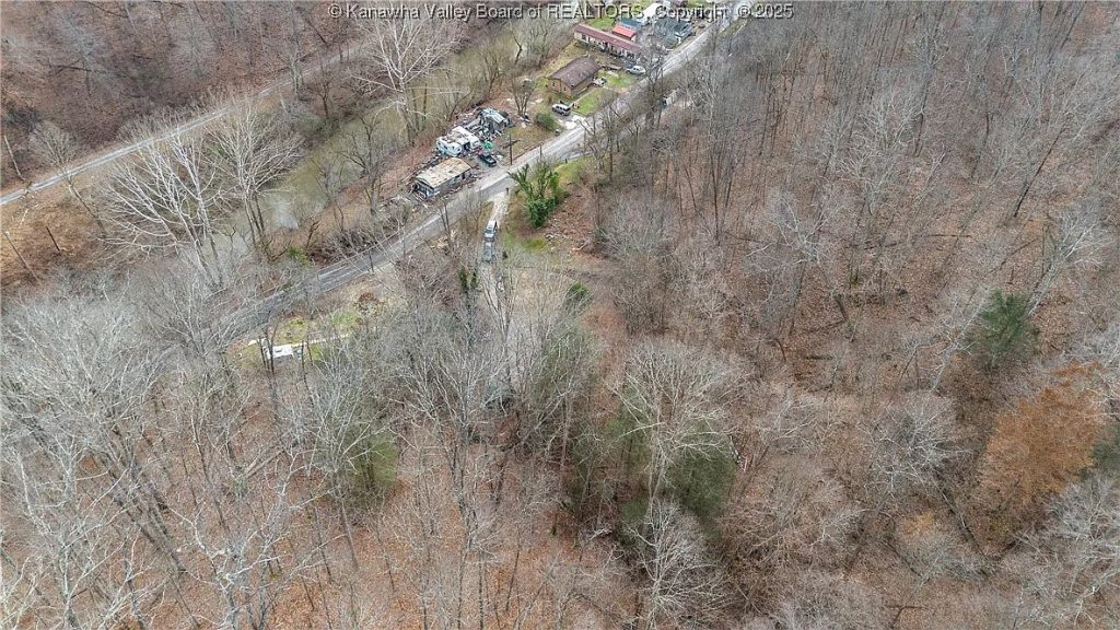 Land with 27 Acres in Elkview, West Virginia – 24/7