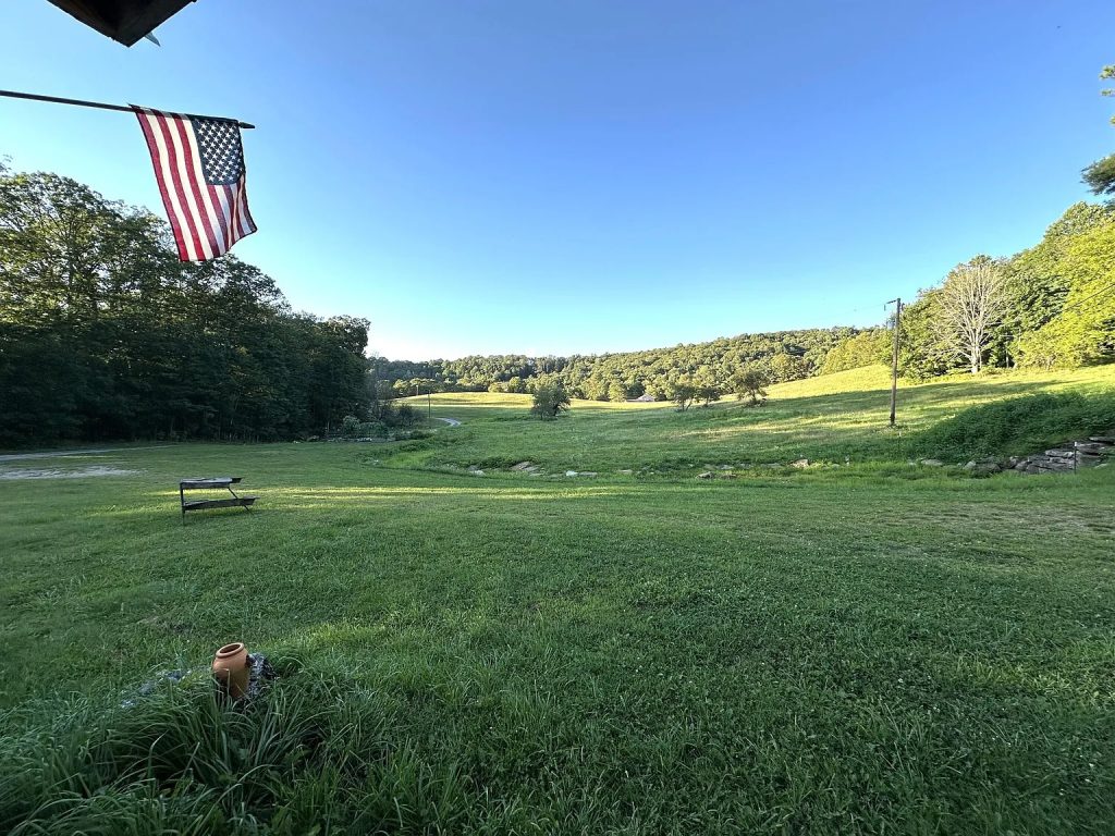 Cabin with 77.5 Acres in Renick, West Virginia – 24/7