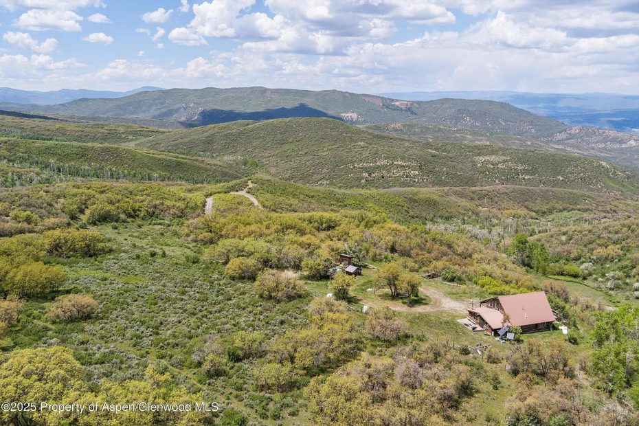Home with 35.92 Acres in Basalt, Colorado - Home Gems