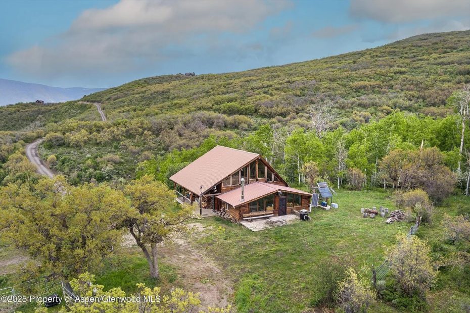 Home with 35.92 Acres in Basalt, Colorado - Home Gems