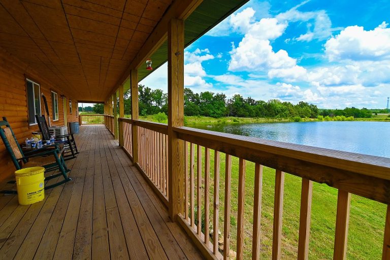 Home with 25 Acres in Collins, Missouri - Home Gems