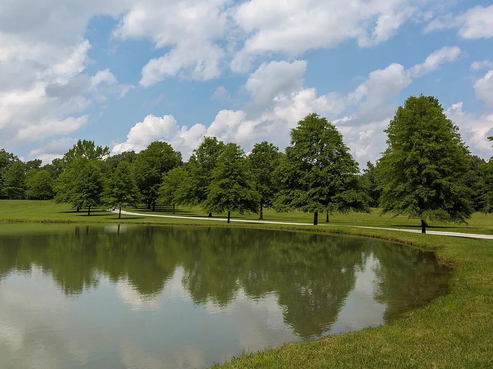 Eads Tennessee Estate with Lakes and Entertaining Grounds on 137 Acres ...