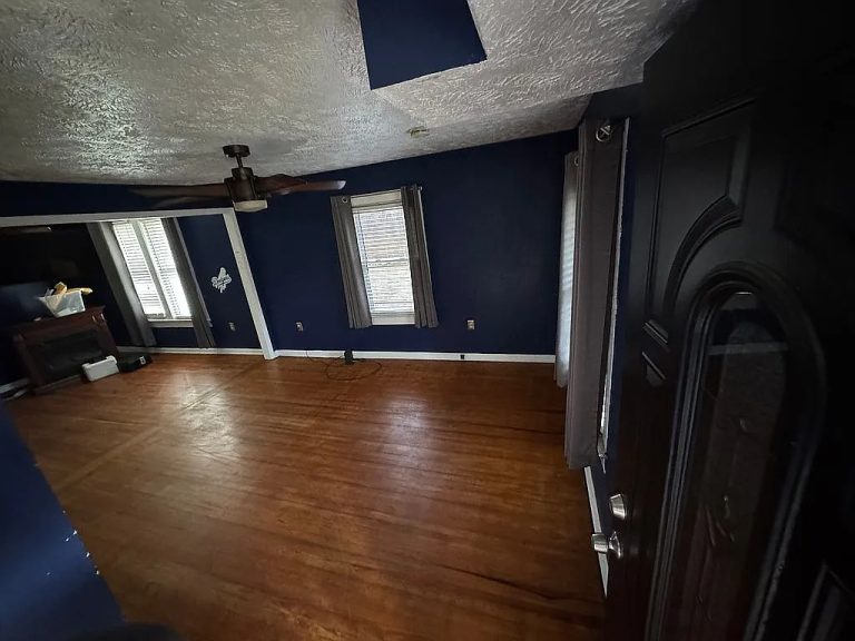 Farmhouse with Acreage in Martinsville, Virginia - Home Gems