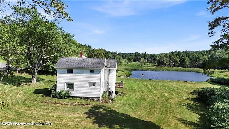 Home with 17.4 Acres in Montrose, Pennsylvania - Home Gems