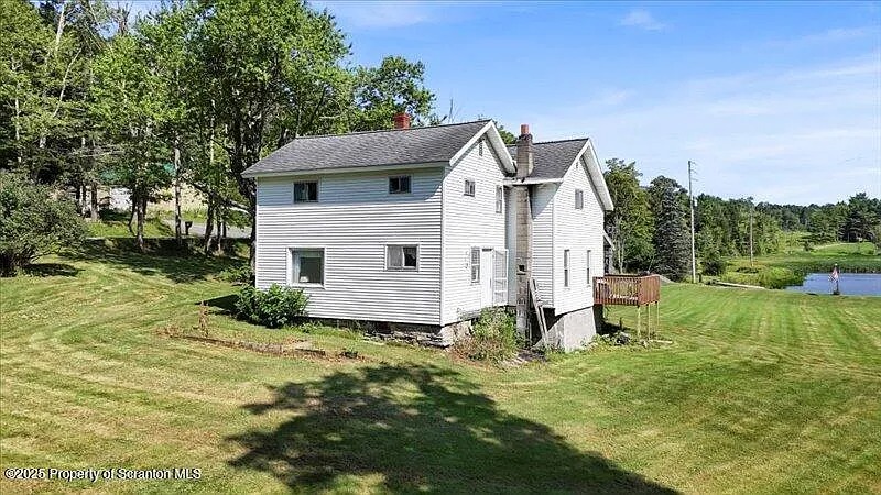 Home with 17.4 Acres in Montrose, Pennsylvania - Home Gems